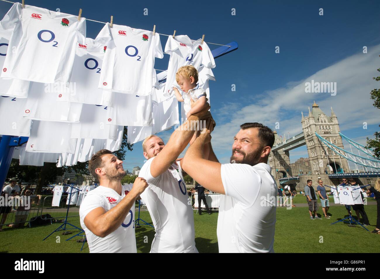 England Rugby #WearTheRose campaign Stock Photo - Alamy