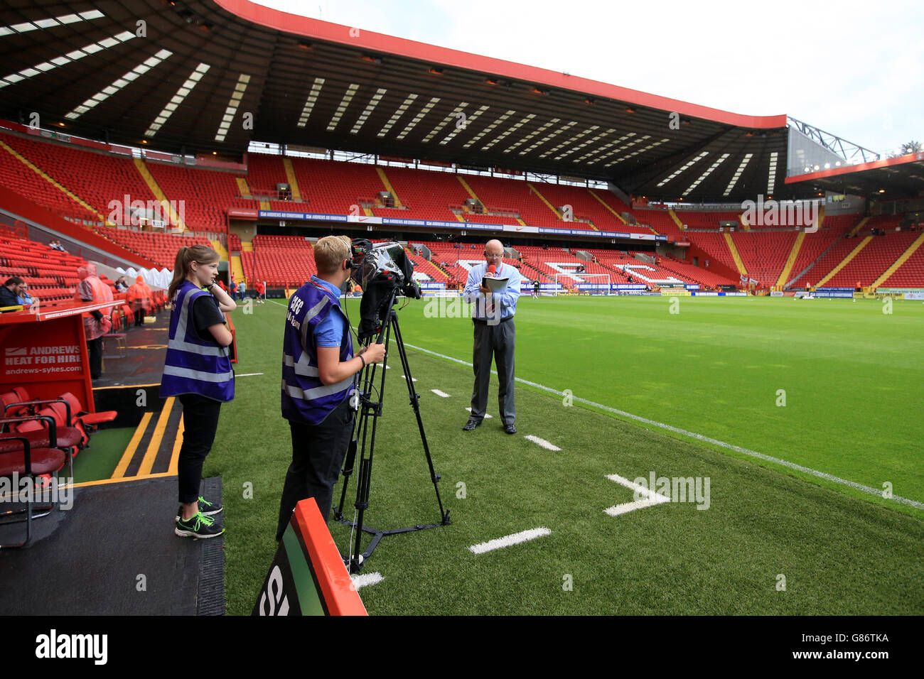 Cafc filming team from university of greenwich before the match hi-res ...