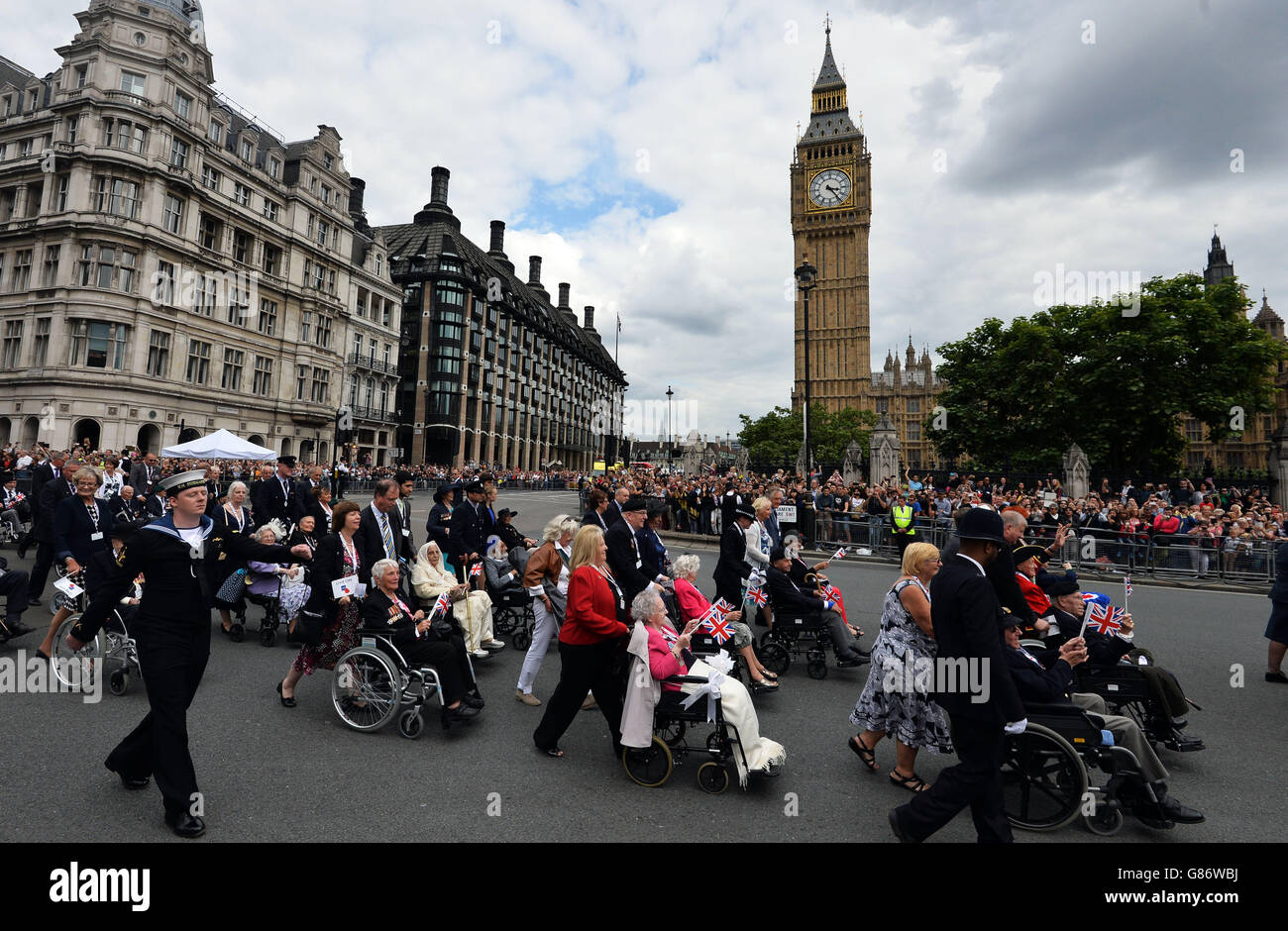 Vj day day parliament hi-res stock photography and images - Alamy