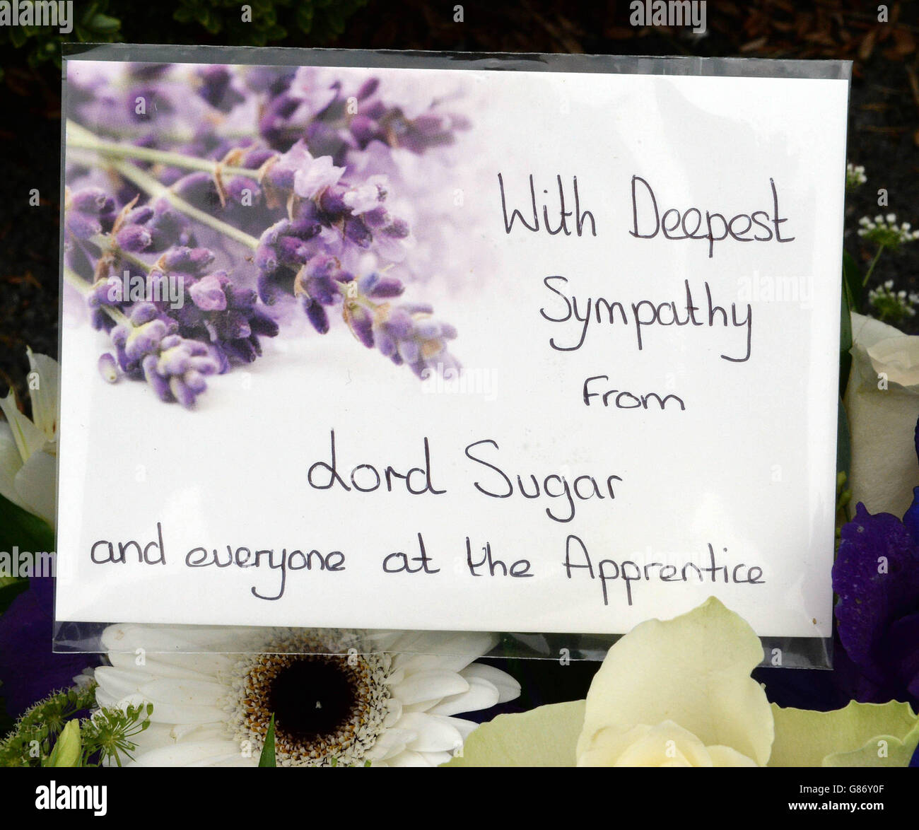 Funeral service st ninians church hi-res stock photography and images ...