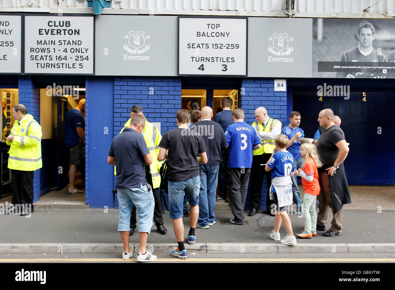Fans outside goodison park barclays premier league match goodison park ...