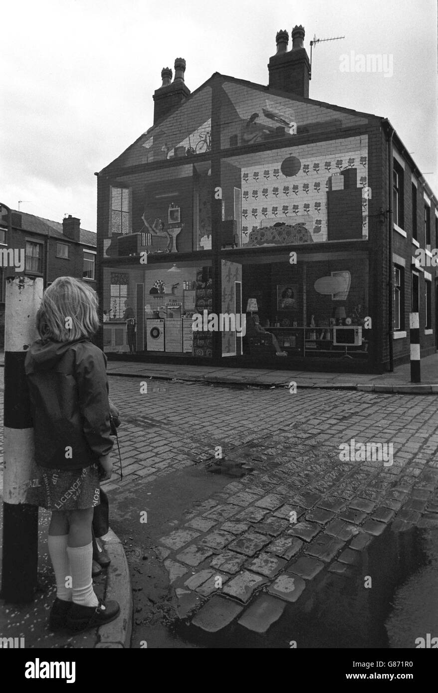 Artist mural painting Black and White Stock Photos & Images - Alamy