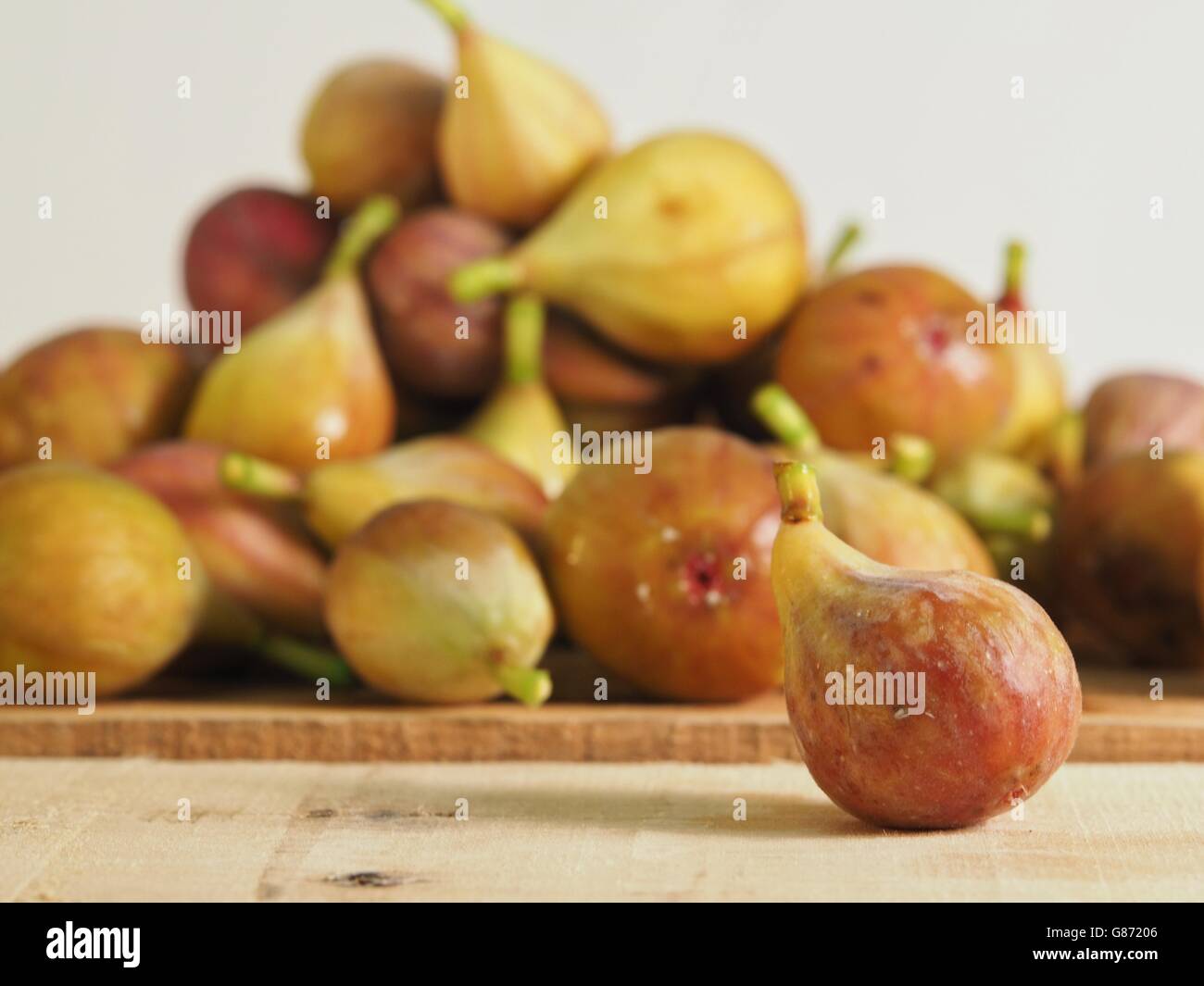 Stack of delicious organic figs Stock Photo - Alamy