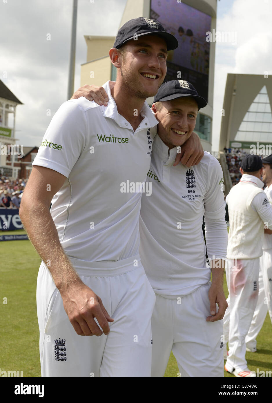 England's Stuart Broad and Joe Root celebrate after winning the Ashes ...