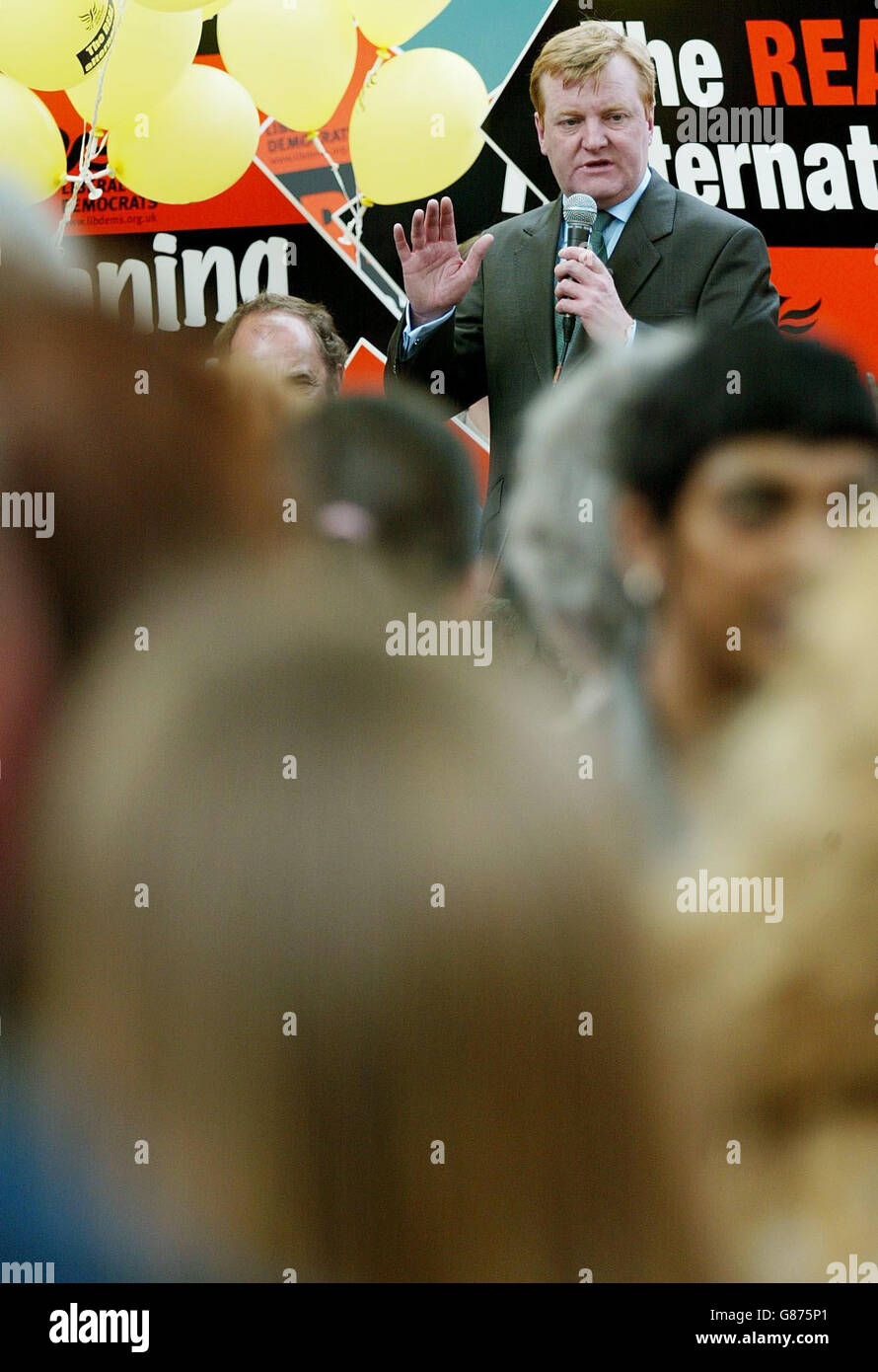 Liberal democrat leader charles kennedy makes during walkabout hi-res ...