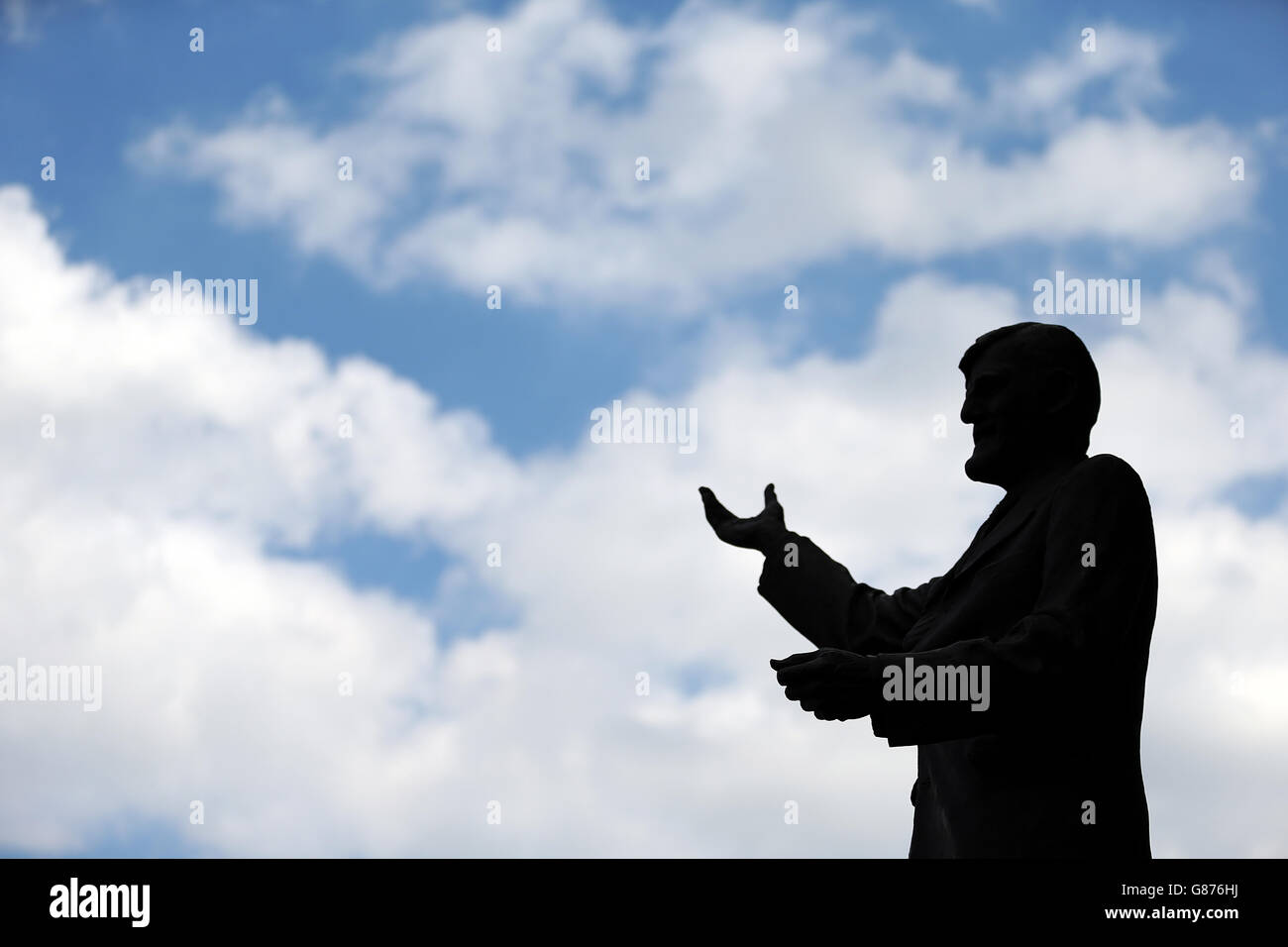 A silhouette of the Jimmy Hill statue at the Ricoh Arena Stock Photo ...
