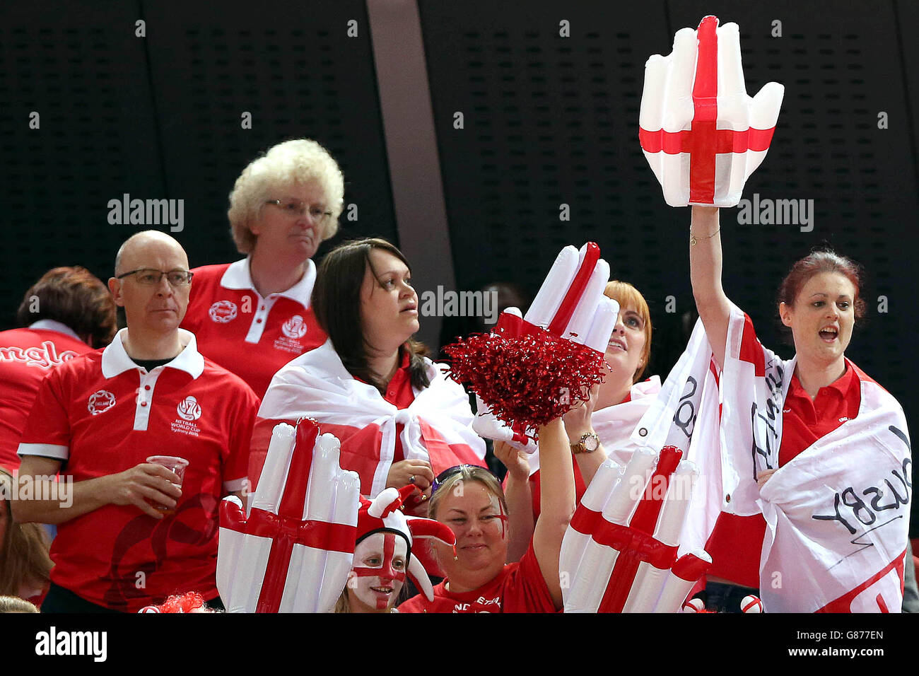 England netball fans in stands hi-res stock photography and images - Alamy