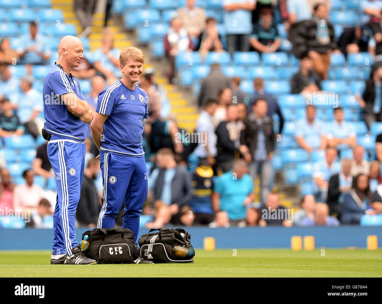 Chelsea doctor Chris Hughes and physiotherapist Steven Hughes (left ...