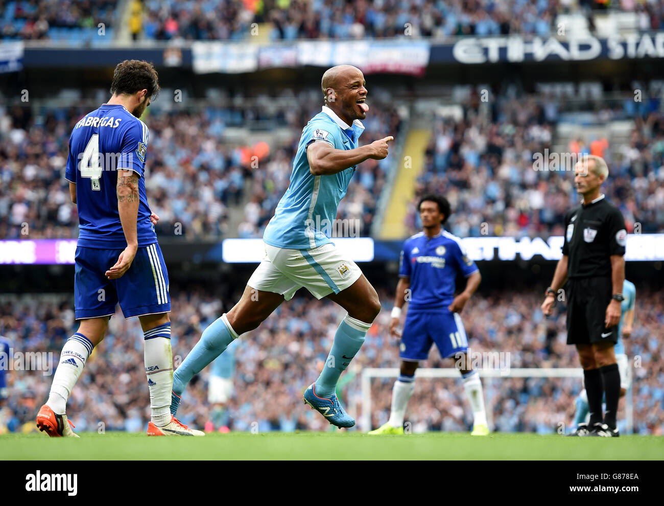Manchester City's Vincent Kompany celebrates scoring his side's second ...
