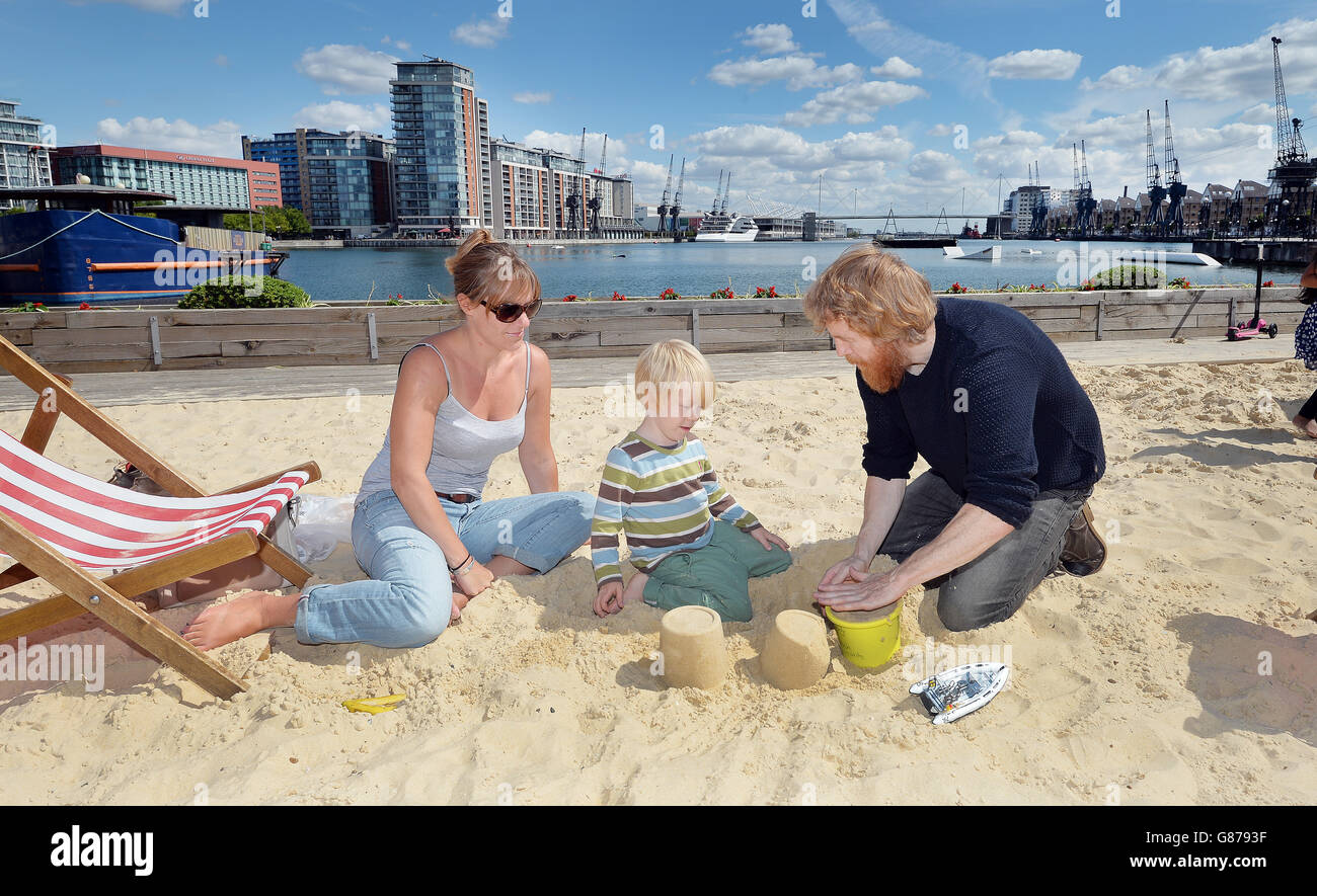 Royal docks beach london hi-res stock photography and images - Alamy