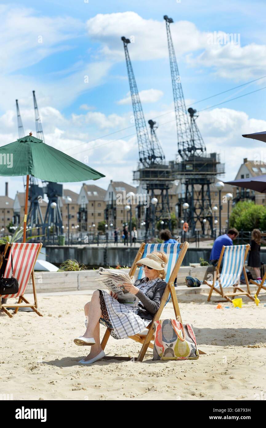 Royal docks beach london hi-res stock photography and images - Alamy