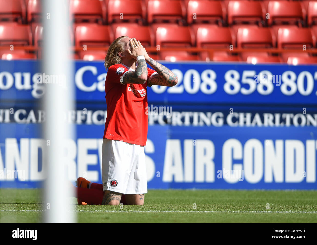 Charlton Athletic's Simon Makienok celebrates scoring their first goal ...