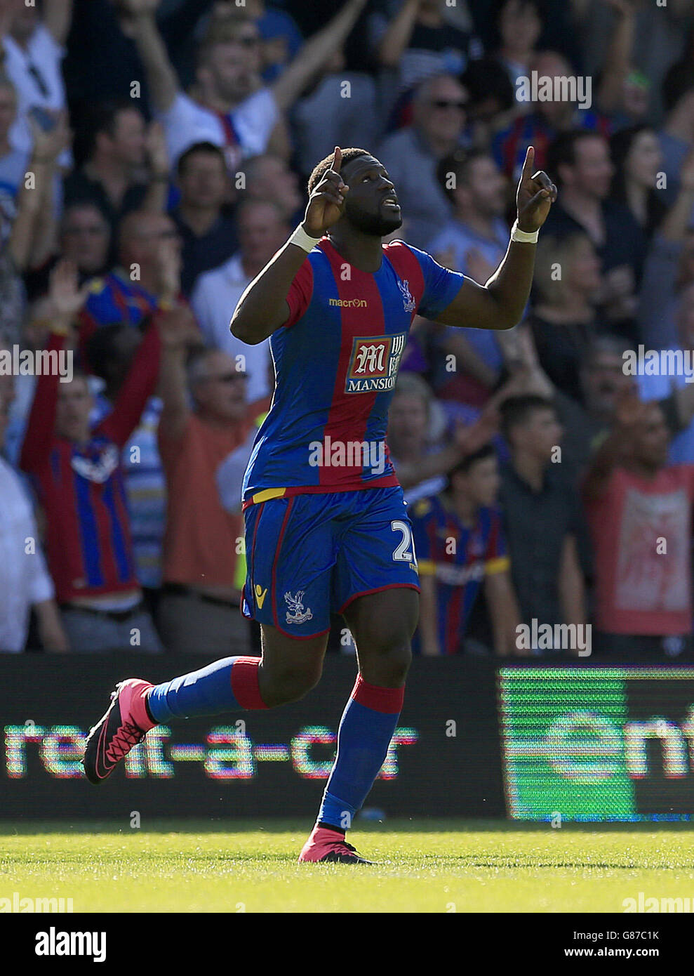 Crystal Palace's Bakary Sako celebrates scoring his side's second goal ...