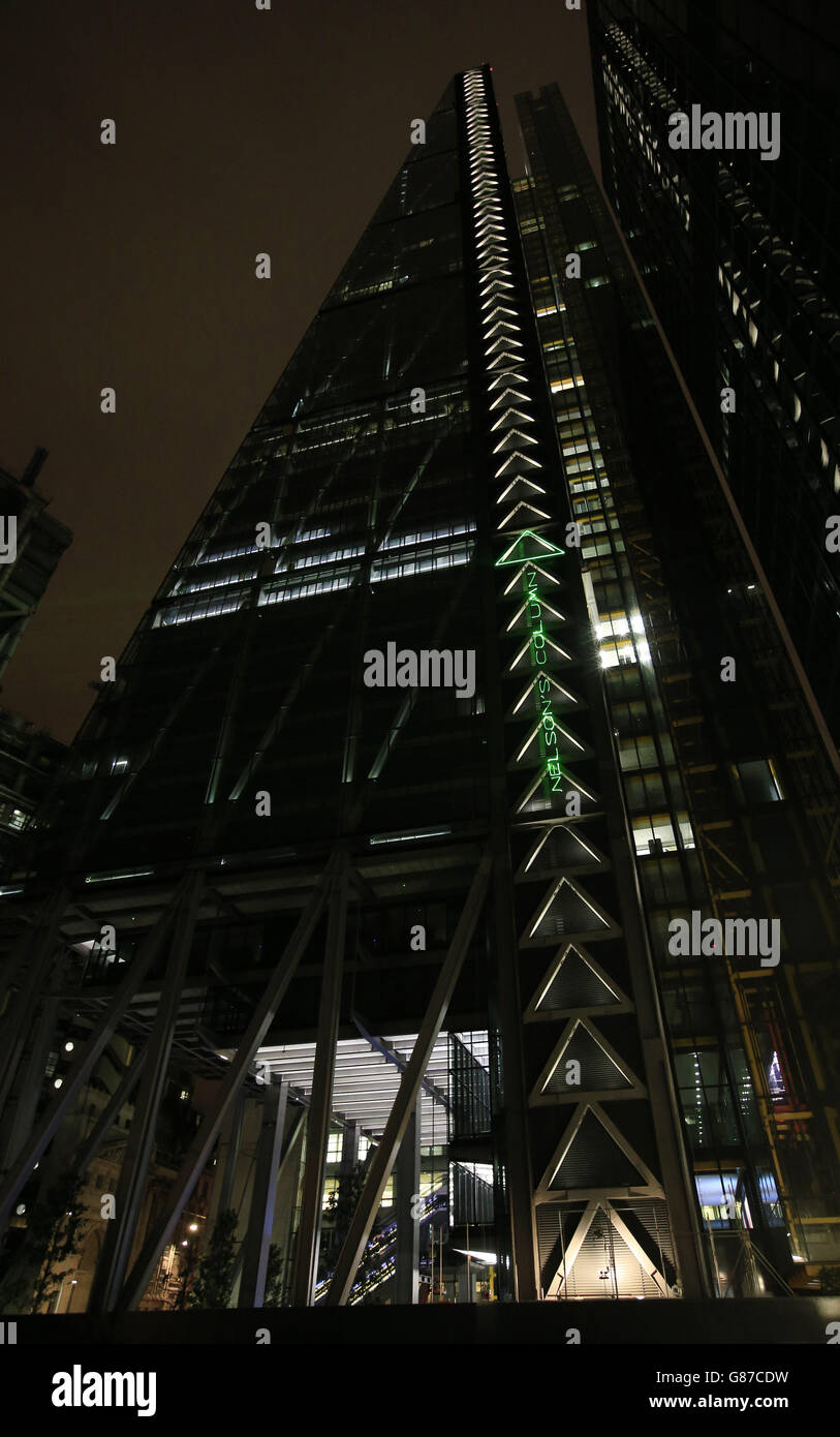 Nelson's column projection hi-res stock photography and images - Alamy