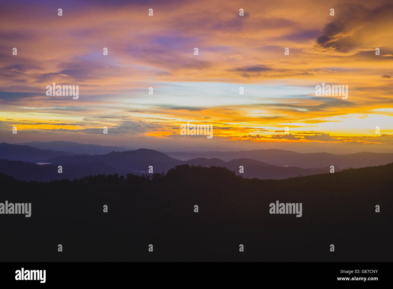 Beautiful sunset and evening sky with clouds for background Stock Photo ...