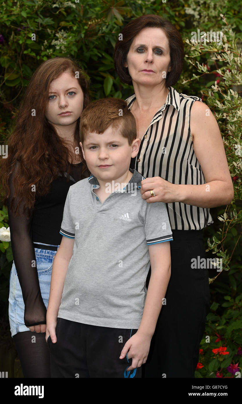 Tracy Foster with her children Faith, 15 (left) and Lenny, 12 (centre ...