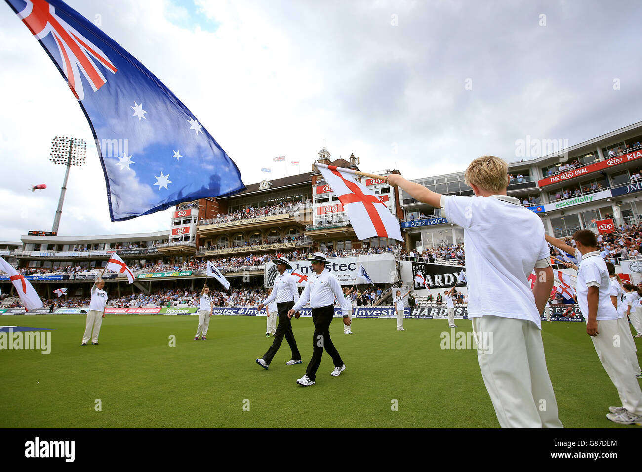 Cricket test match 2nd day second two flags hi-res stock photography ...