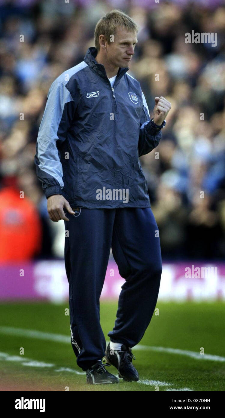 Stuart phillips hi-res stock photography and images - Alamy