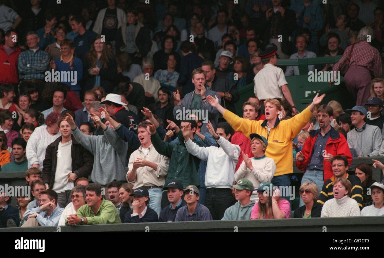 Tennis. Wimbledon'97. Fans on Centre court Stock Photo - Alamy