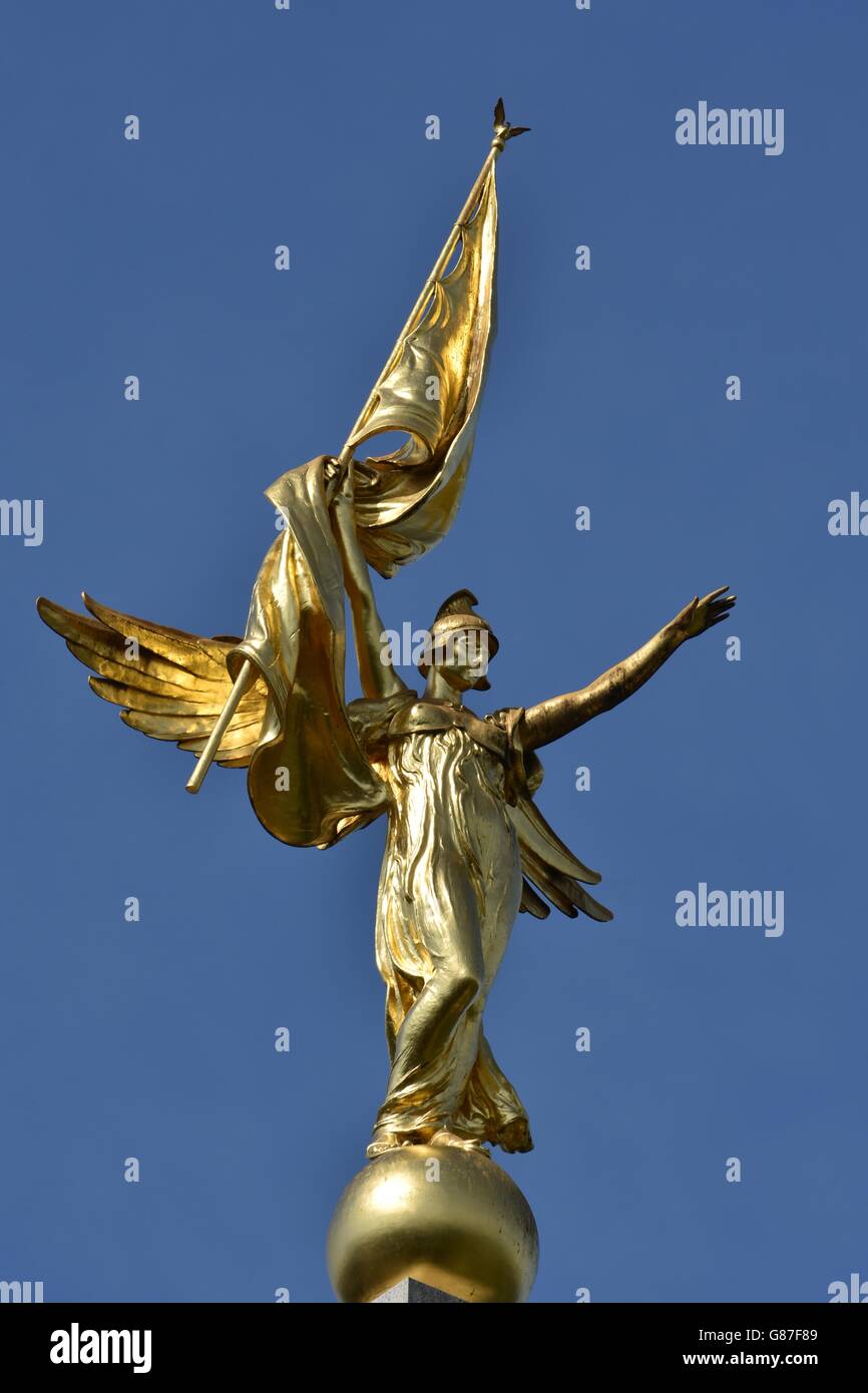 Gold statue hi-res stock photography and images - Alamy