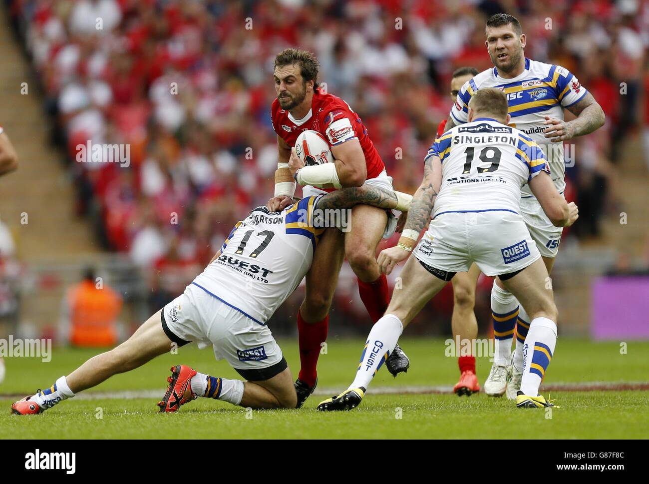 Leed Rhinos' Adam Cuthbertson and Brad Singleton challenge Hull ...