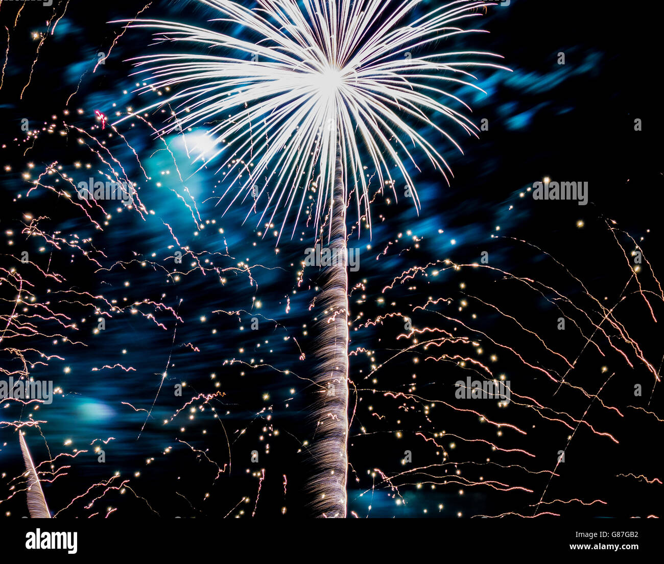 Firefly like sparkles and trails hi-res stock photography and images ...