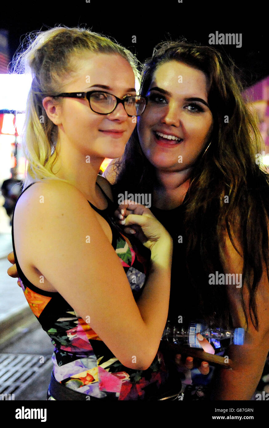Tourists Talitha Thornton (left) and Christianna Tate, both 18 and from ...