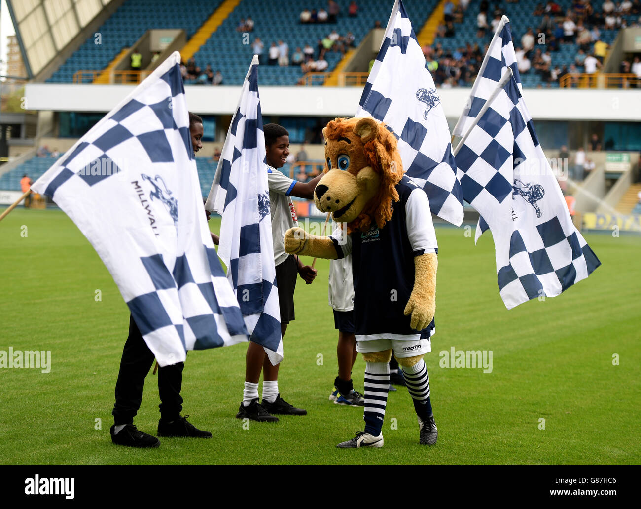 Millwall mascot zampa lion hi-res stock photography and images - Alamy