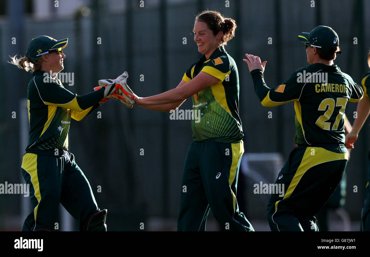 Laura delany t20 hi-res stock photography and images - Alamy