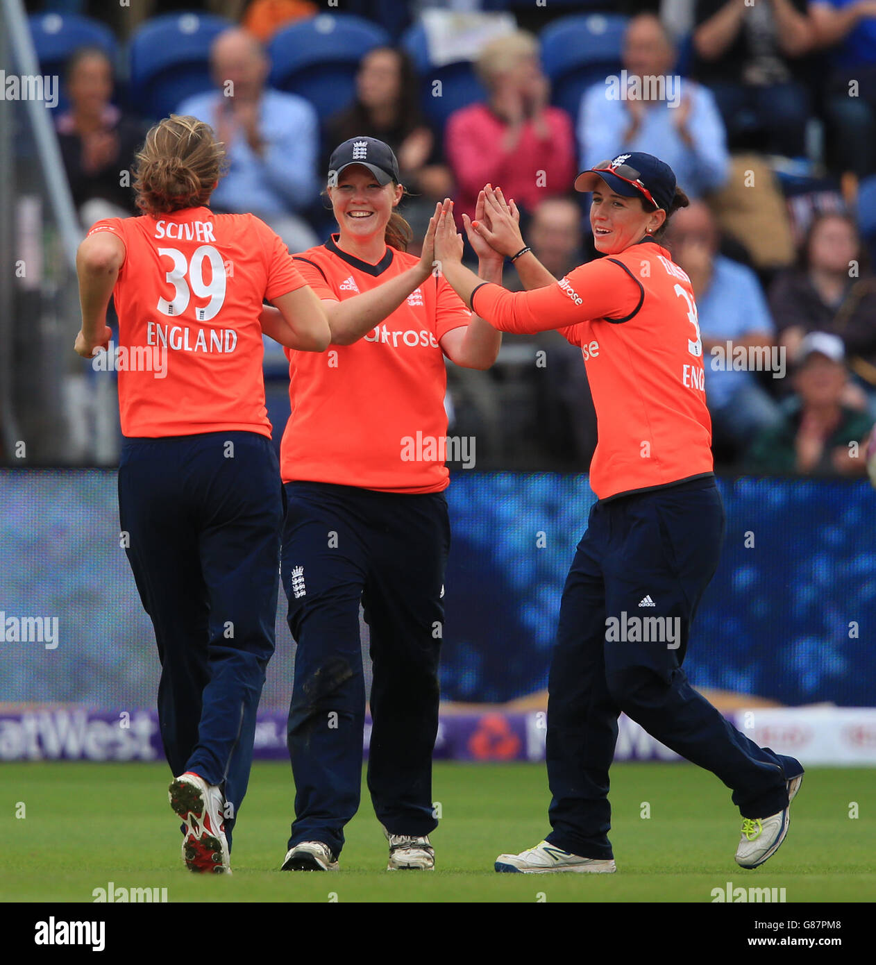 England's Anya Shrubsole (centre) celebrates with England's Georgia ...