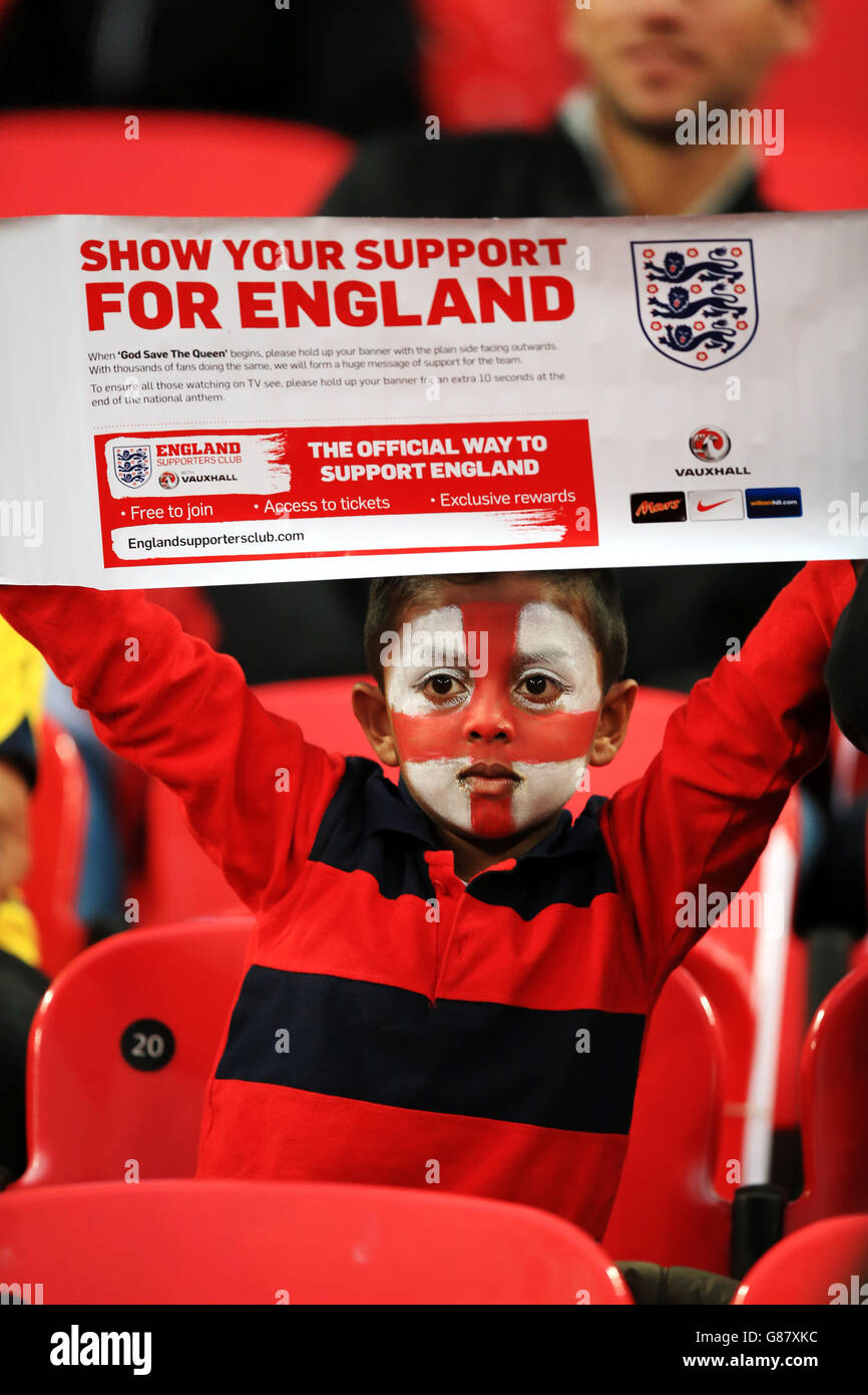 England football fan face paint hi-res stock photography and images - Alamy