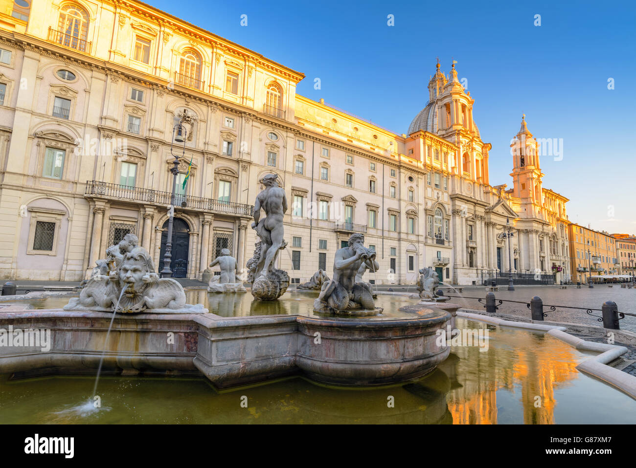 Roma navona hi-res stock photography and images - Alamy