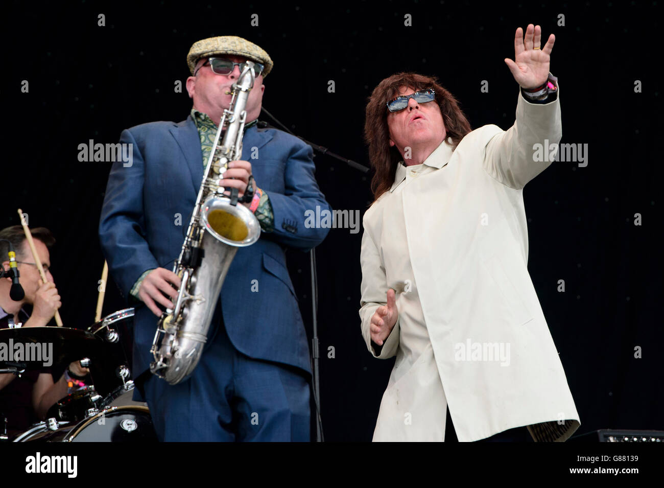 Suggs from Madness performs at the Glastonbury music festival Stock ...
