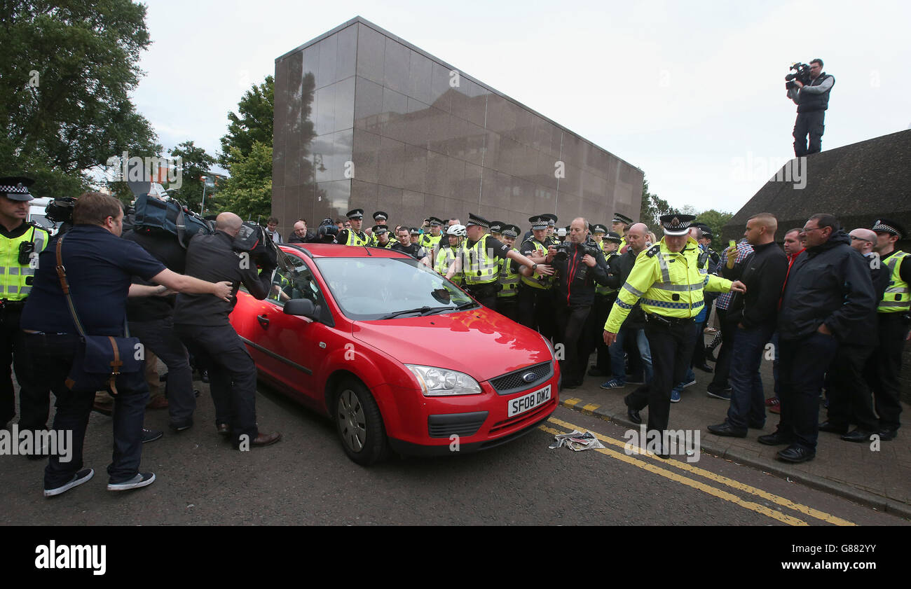 Former owner of Glasgow Rangers, Craig Whyte leaves Glasgow Sheriff ...