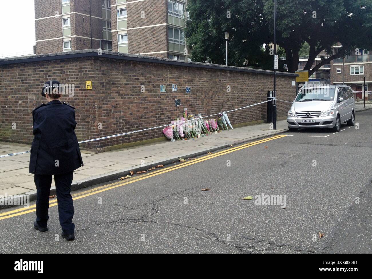 News police hoxton hi-res stock photography and images - Alamy