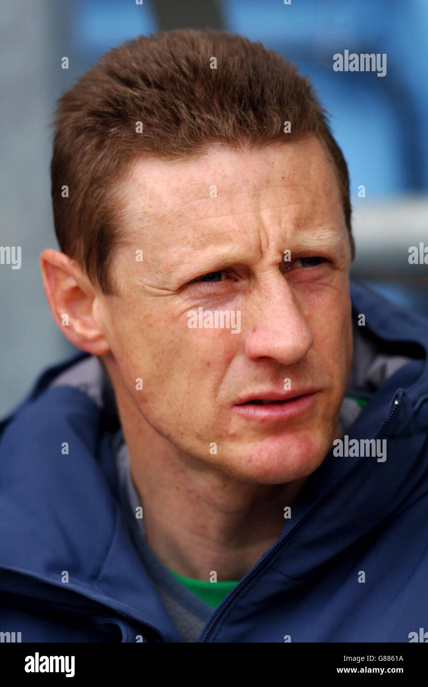 Bolton wanderers goalkeeper kevin poole hi-res stock photography and ...