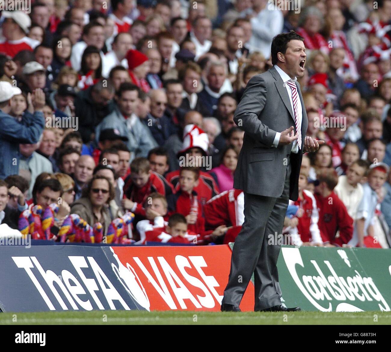 Fa vase final soccer hi-res stock photography and images - Alamy