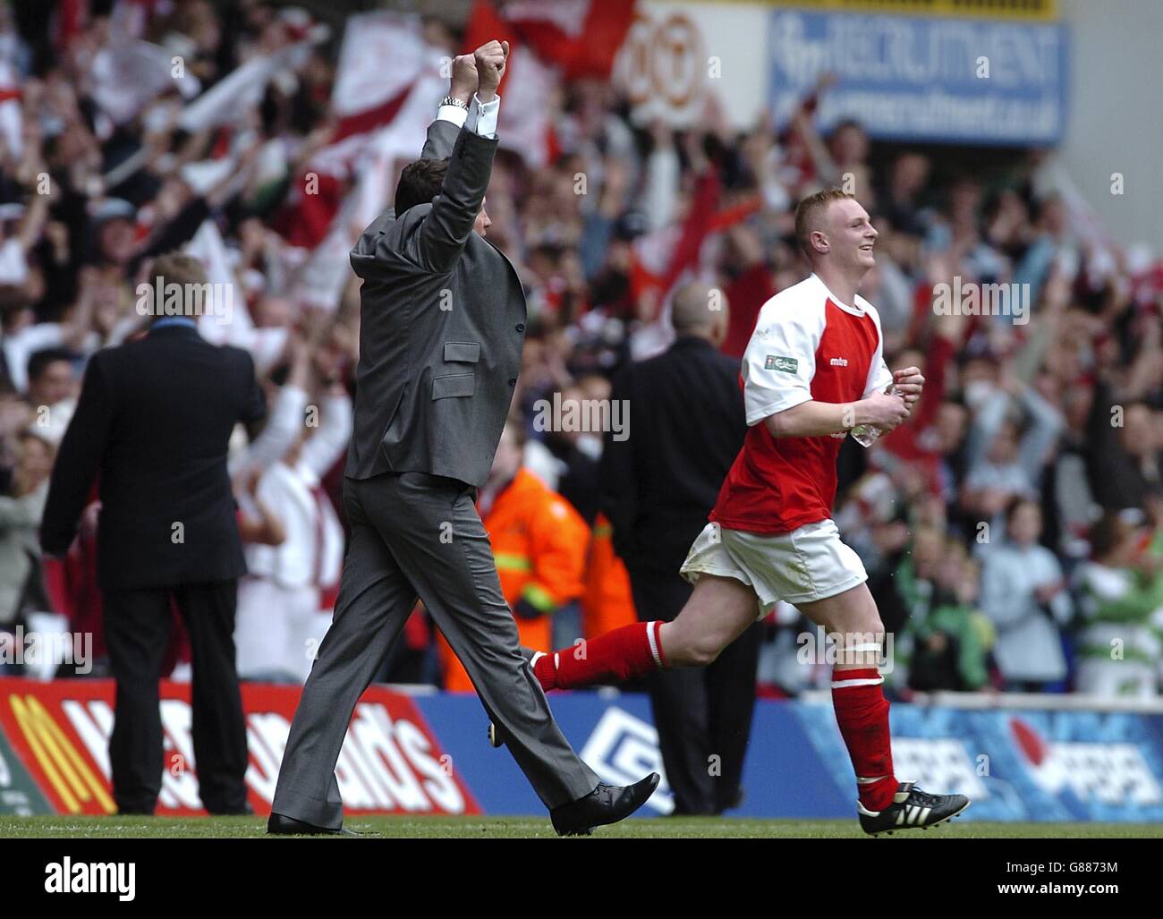 English Cup Soccer High Resolution Stock Photography and Images - Alamy