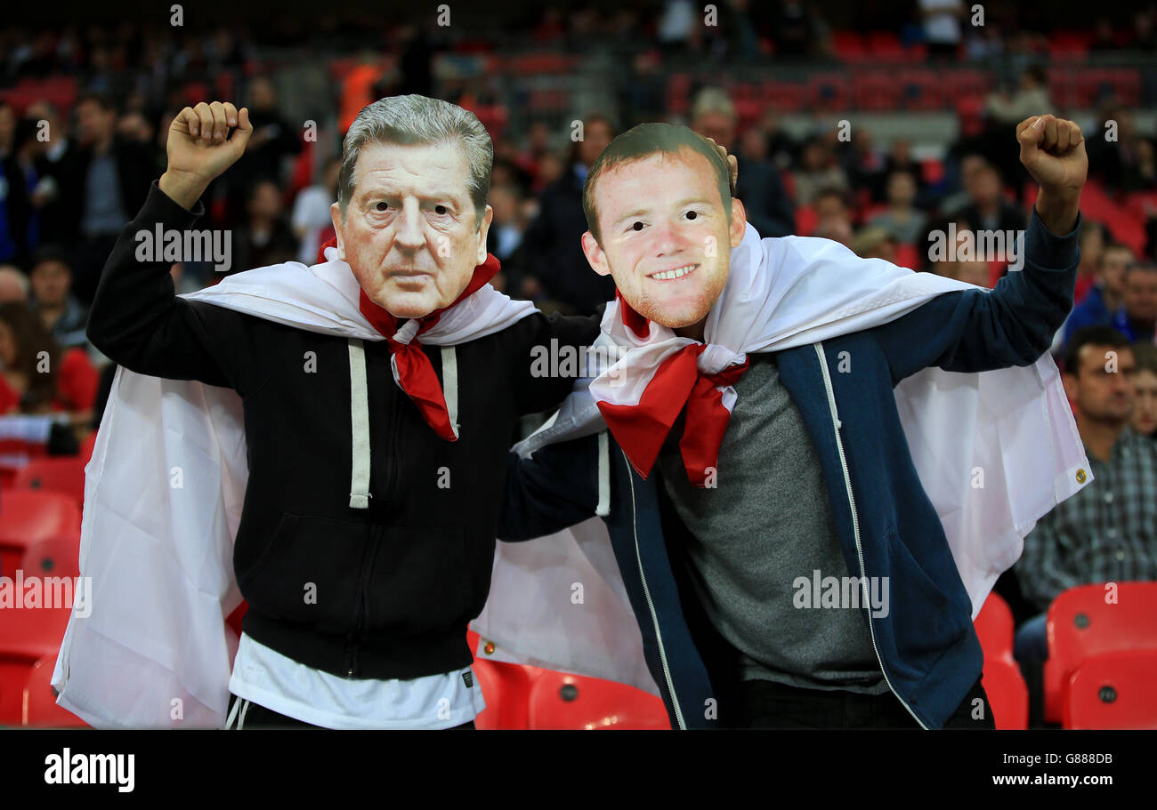 Football fans masks hi-res stock photography and images - Alamy