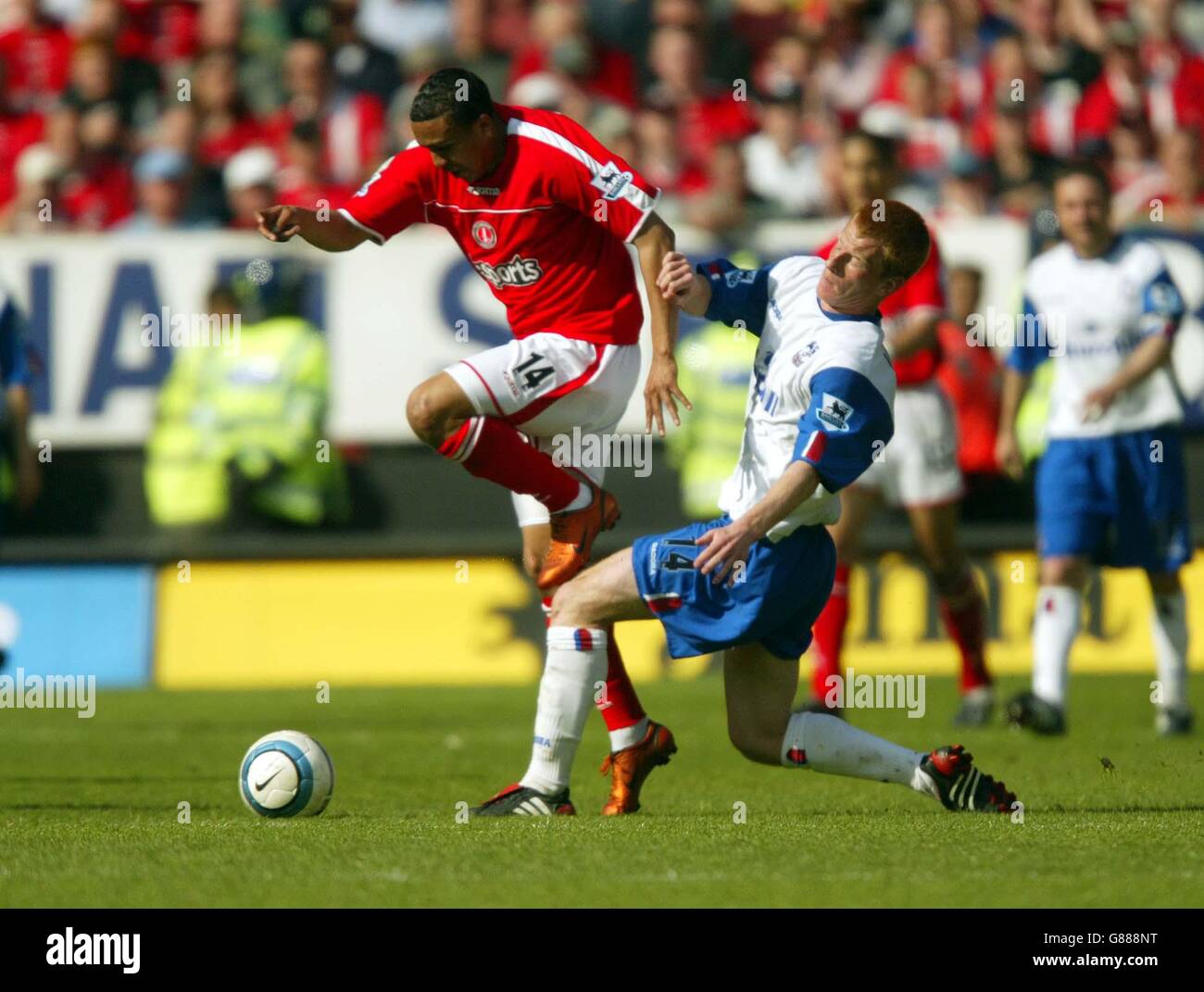 Charlton athletics jerome thomas and crystal palaces ben watson hi-res ...