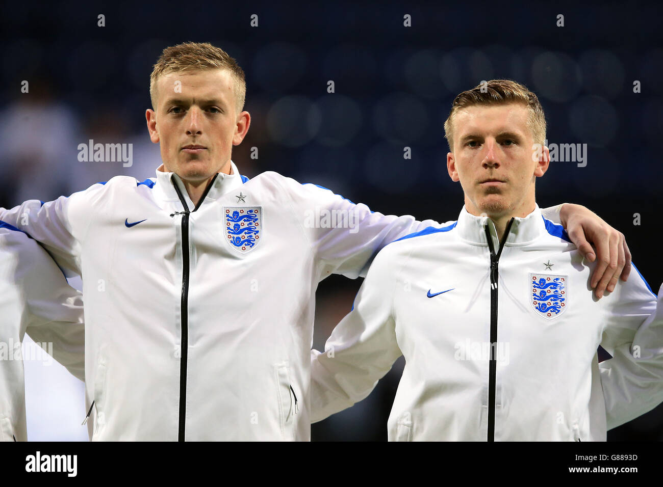 England goalkeeper jordan pickford and matt targett right hi-res stock ...