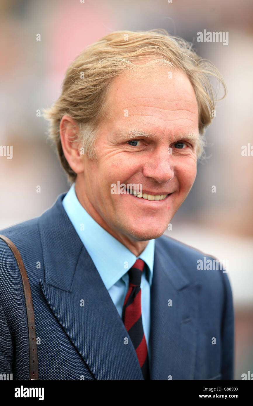 Day at the races hi-res stock photography and images - Alamy