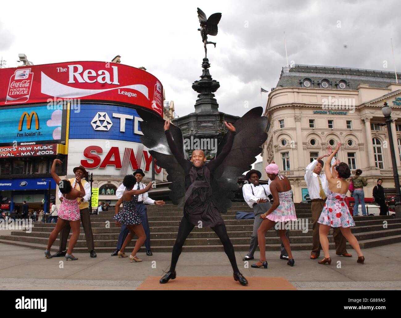 Actors by the statue of Eros. The musical will enter the history books ...