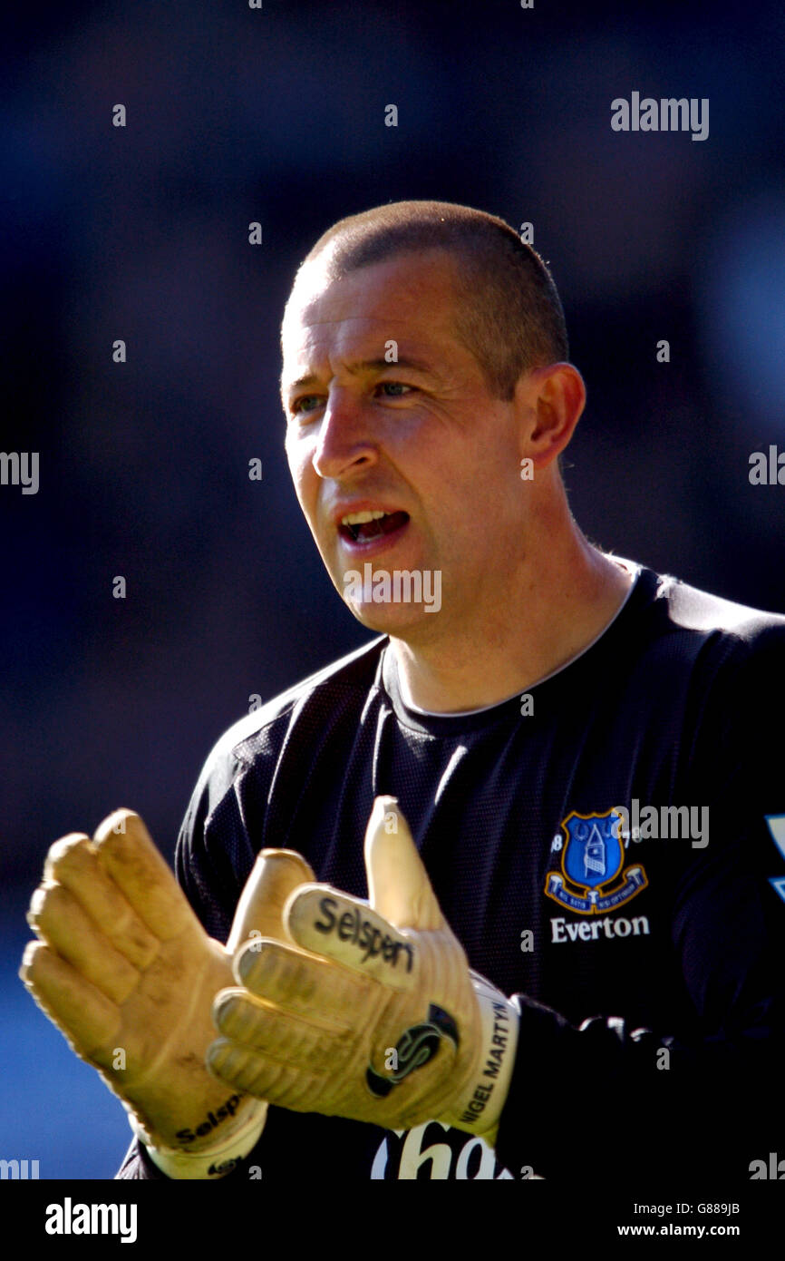 Evertons goalkeeper nigel martin hi-res stock photography and images ...