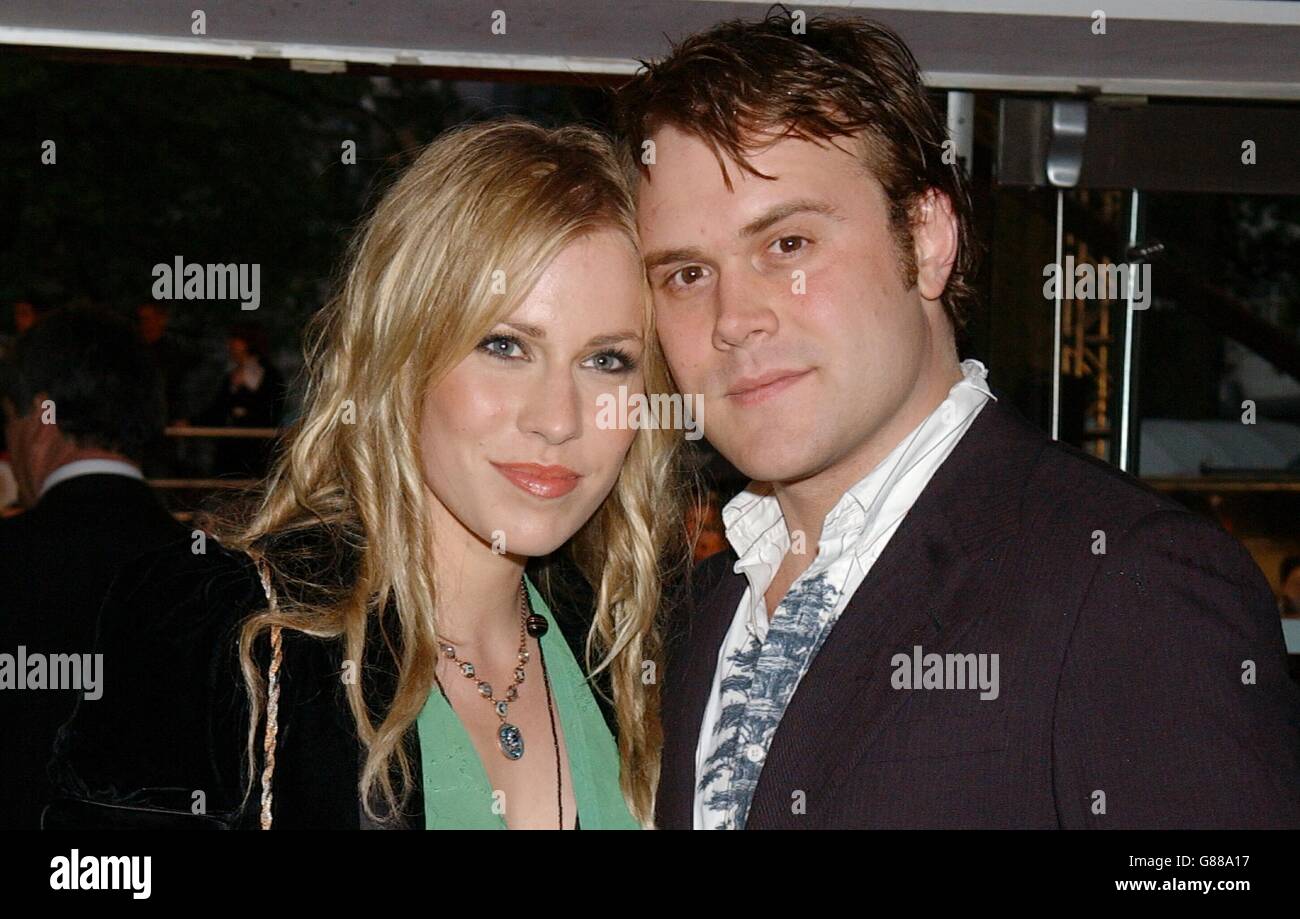 Siblings daniel natasha bedingfield hi-res stock photography and images ...