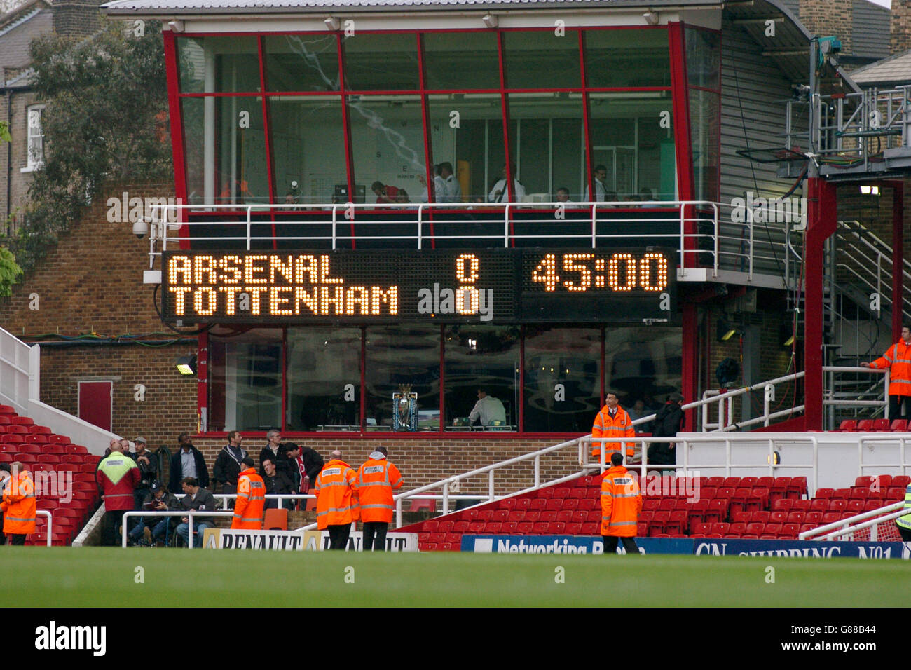 The scoreboard at highbury hi-res stock photography and images - Alamy