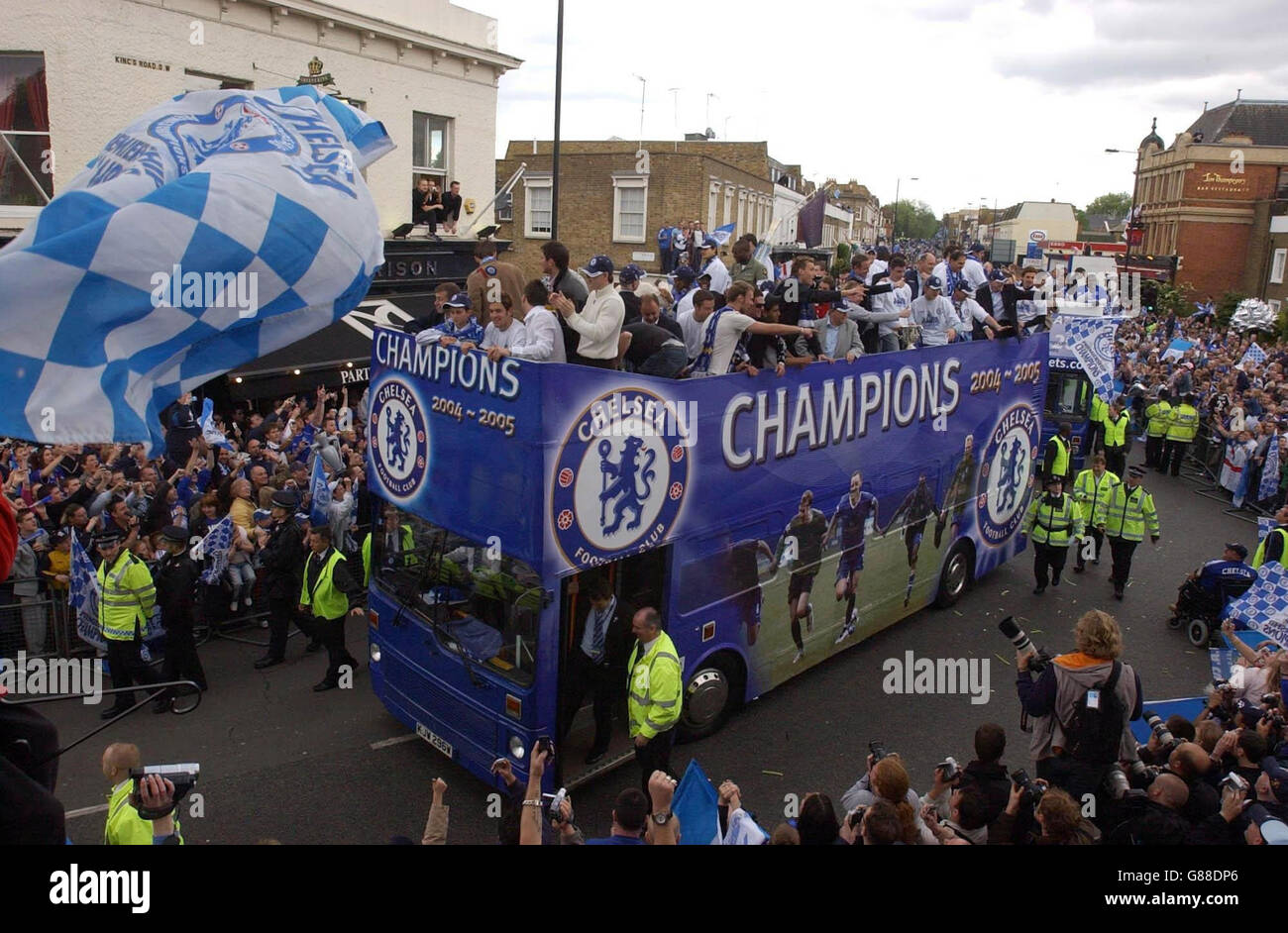 Chelsea flag players hi-res stock photography and images - Alamy