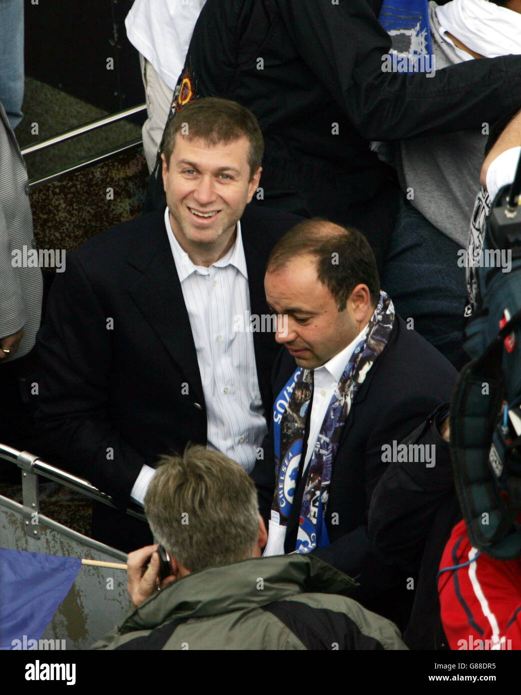 Chelsea trophy parade hi-res stock photography and images - Alamy