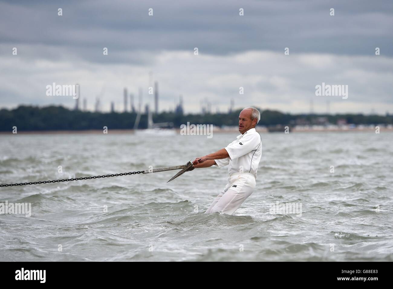 Brambles social cricket ampics hi-res stock photography and images - Alamy