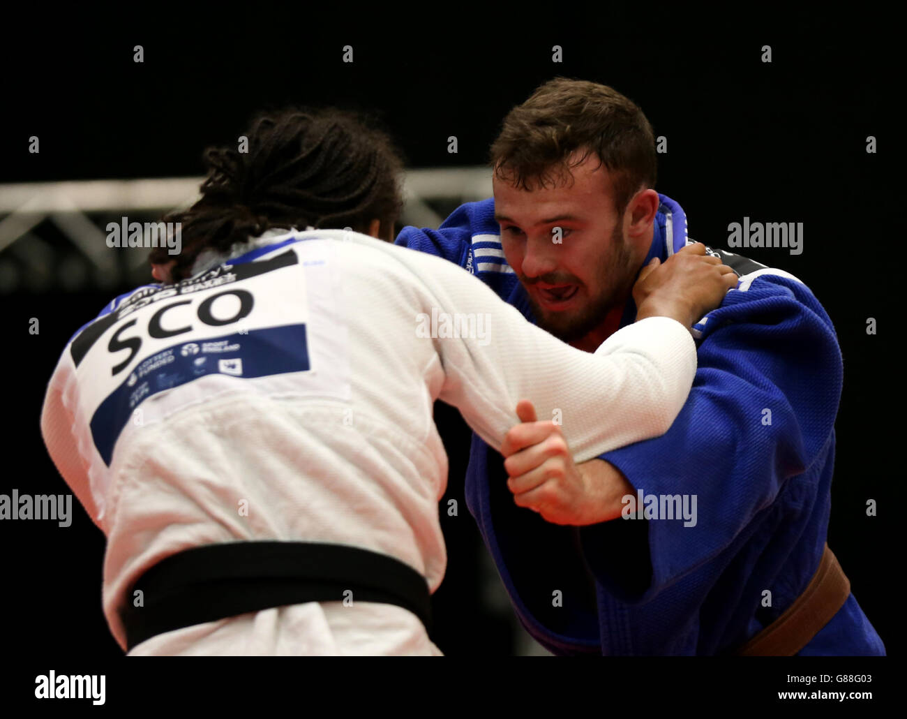 Scotland's Kai Francis (white) and Scotland's Jamie Renwick (blue ...